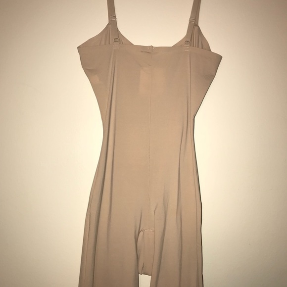 SPANX | Intimates & Sleepwear | Spanx Full Haute Contour Bodysuit ...